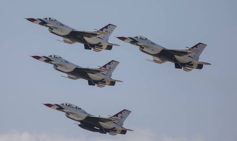 Thunderbirds commander was fired after grabbing neck of another pilot ...